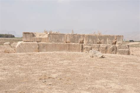 Takht E Rostam Se Livius