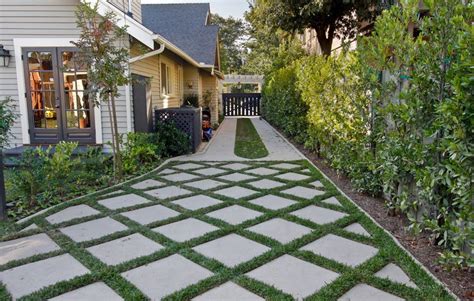Grass Driveways Posted By Raenovate At 1218 Pm Grass Driveway