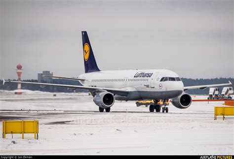 D Aipb Lufthansa Airbus A320 At Helsinki Vantaa Photo Id 517672 Airplane
