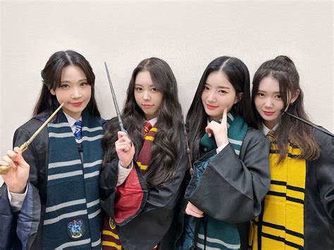 Triples Official On Twitter 여러분들과 다시 만날 그날까지🪄 이루어져라~얍 🧙‍♀️ Triples