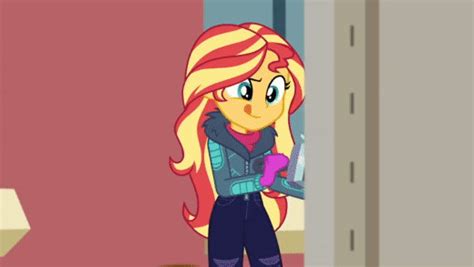 Sizing Up By Quoterific On Deviantart