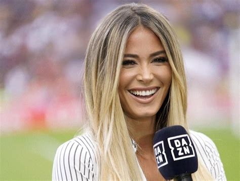 Włoska Sex Bomba Z Mikrofonem Już Oficjalnie Może Trzymać Kciuki Za