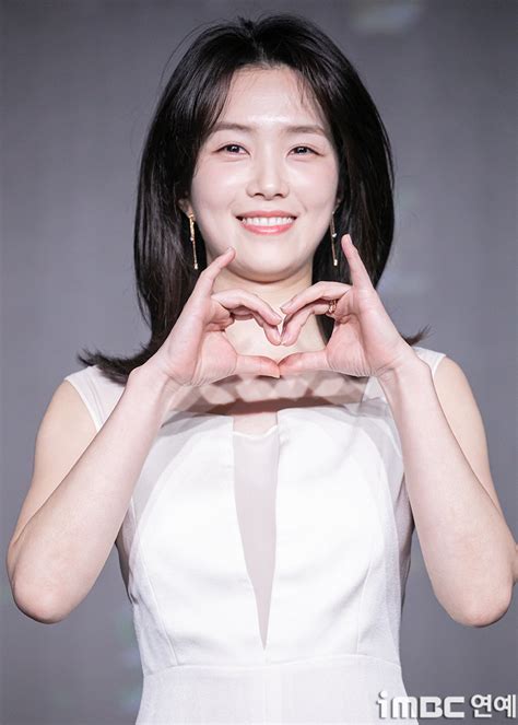 포토 강지영 러블리 하트