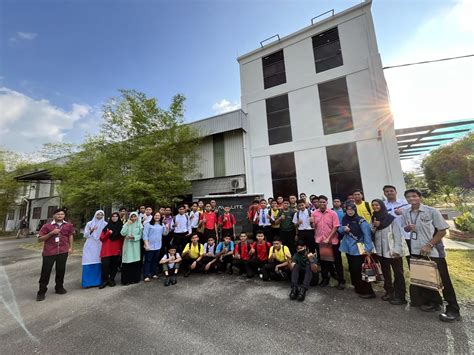 Kolej Vokasional Wakaf Tembesu Kvwt Industrial Visit