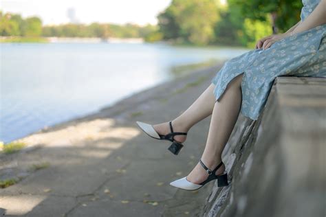 Girl Legs Wallpapers