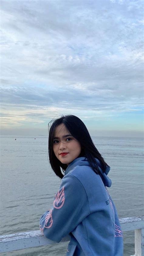 Adel Jkt48 Orang Cantik Sosok Perempuan Gadis Hitam
