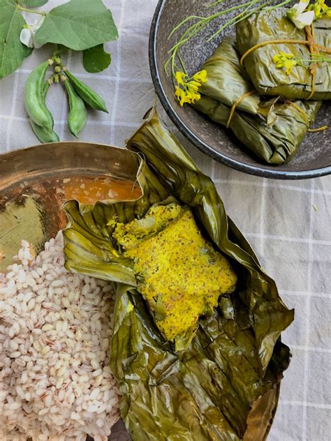 Sheem Paturi Flat Beans In Banana Leaf Parcels Saffron Trail