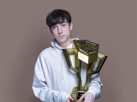 Peterbot Net Worth Exploring The Fortnite Stars Earnings