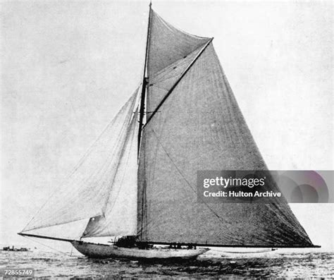 Sloop Race Photos And Premium High Res Pictures Getty Images