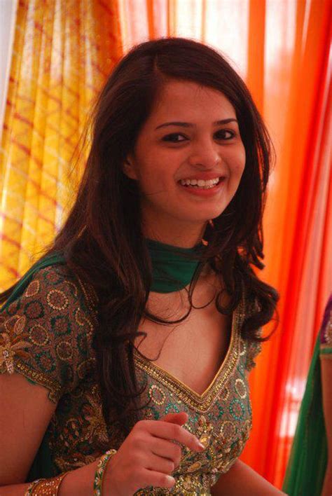 Tania Sachdev Scrolller