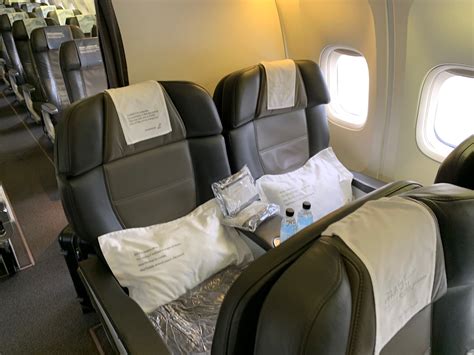Review Icelandair 767 300er Business Class Live And Lets Fly