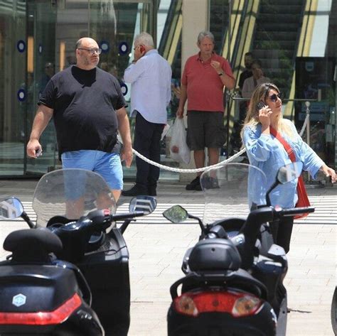 שבוע אחרי הלידה מושיק רוט ושירן בן שושן מסתובבים