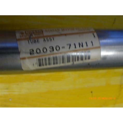 Original Nissan Primera W10 Auspuffrohr 20030 71n11 20030 71n10 Nissan 2003071n11 2003071n10