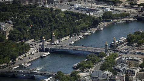 Unsafe Levels Of E Coli Found In Paris Seine River Less Than 2 Months