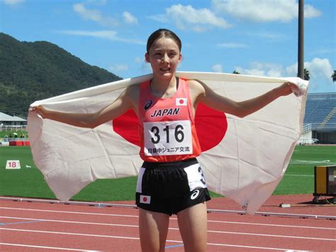 1500メートルを制して日の丸を手に撮影に応じるドルーリー スポニチ Sponichi Annex スポーツ