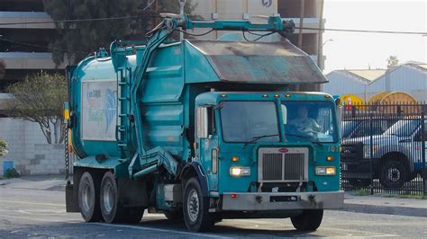 La Sanitation 2010 Front Loader Garbage Truck 36107 Youtube