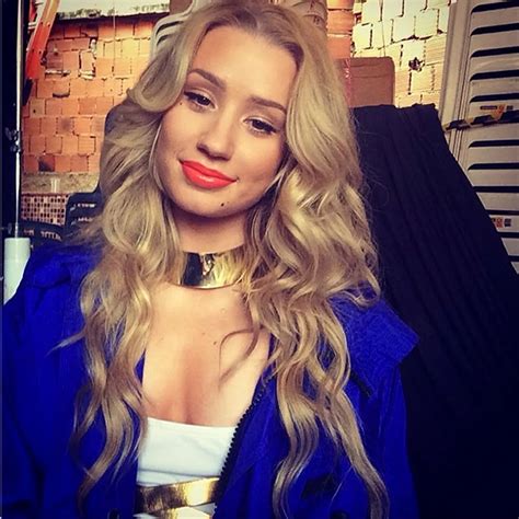 Iggy Azalea Gets Summer Ready With Incredibly Sexy Instagram Photos
