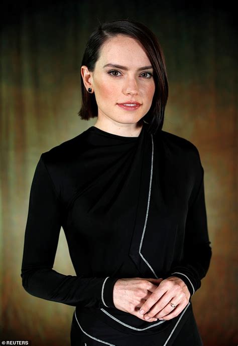 Daisy Ridley Reveals She Wont Take Selfies With Fans To Protect Her