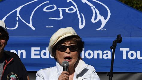 Hospitalizaron A Yoko Ono En Una Clínica De Nueva York Infobae