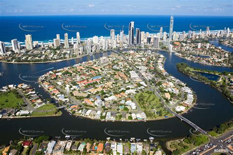 Aerial Photo Chevron And Cronin Island Qld Aerial Photography