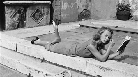 Faiqa Mansabs New Book Is Influenced By The Urdu Art Of Storytelling Vogue Arabia