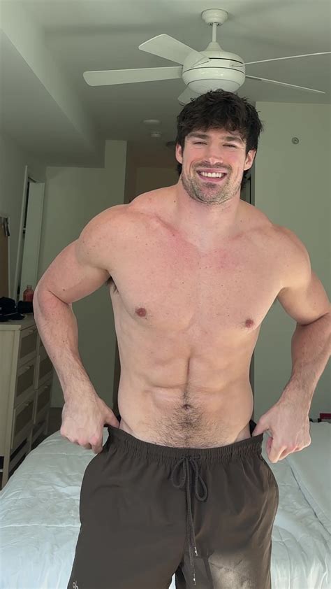 Wyatt Wyatt Cushman S Videos With Son Original 𝐏𝐡𝐚𝐧𝐭𝐨𝐦 Tiktok