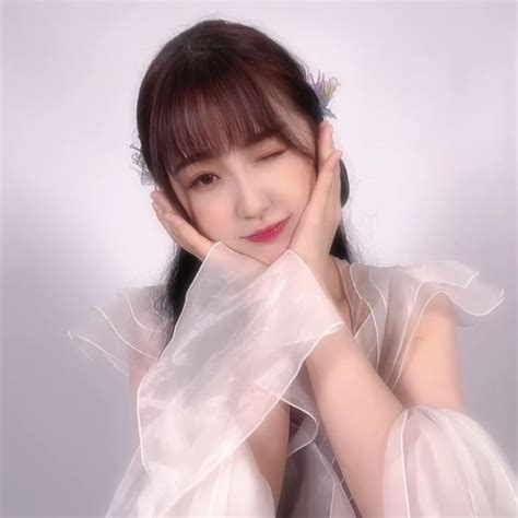 Pin On Ester Rose Icon Esther Yuxi