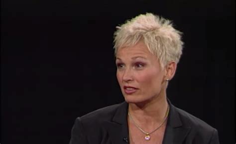 Experiência Demoníaca De Robin Harfouche Mulher Afirma Receber Poderes