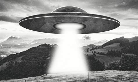 16 Chilling Ufo Sightings Throughout History Parade