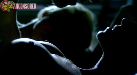 Erica Cox Nue Dans Bitten