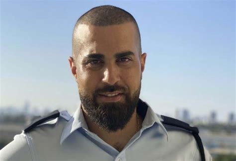 המחבל כיוון את הנשק לעברה של אשתי שהחזיקה את הילד על הידיים הידברות