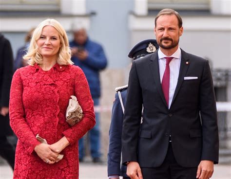 Skandály Evropských Princezen Kokain Zpronevěra I Skupinový Sex Rf