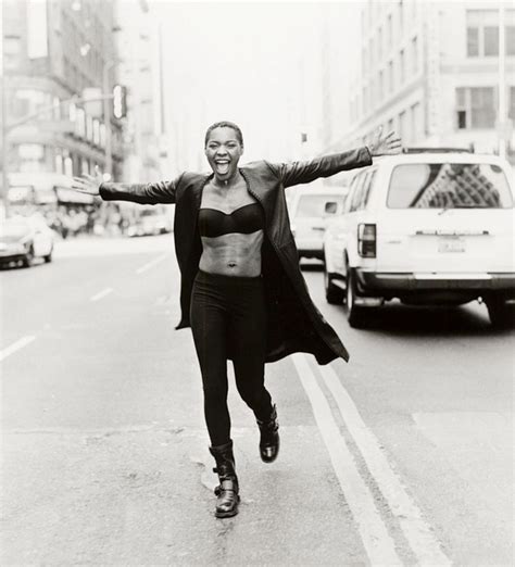 Sonique Sky Songtext Lyrics And Übersetzung