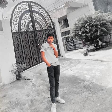 शैलेंद्र सिंह कुर्मी Shelu Yt • Threads Say More