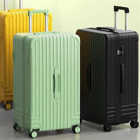 Trolley-Koffer-aus-Polycarbonat-mit-gro-em-Kofferraum-koffer-und-R-dern.jpg