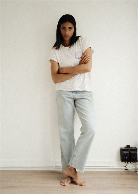 Amanda V 2r Model Management