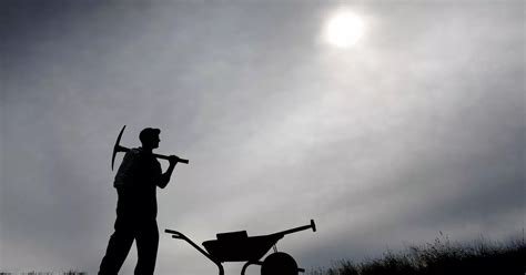 Actor Iain Macrae Brings Raasay Hero Calum Macleods Remarkable Journey To Life In New Stage