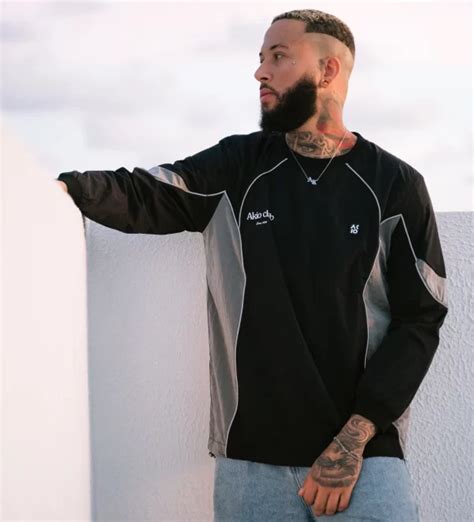 Akio Sport Waterproof Reflective Stripe Hoodie Black Edition Akio