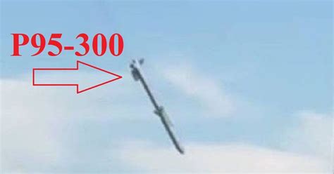 Момент влучання ракети в Охматдит — Сторінка Youtube відео