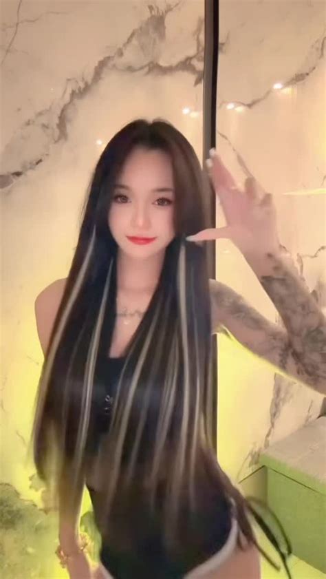 𝑷𝒉𝒐𝒆𝑩𝒆𝒆菲比 🐝 𝐿𝑖𝑓𝑒𝑠 𝑡𝑜𝑜 𝑠ℎ𝑜𝑟𝑡 𝑛𝑜𝑡 𝑡𝑜 𝑠𝑚𝑖𝑙𝑒 🖤 Instagram