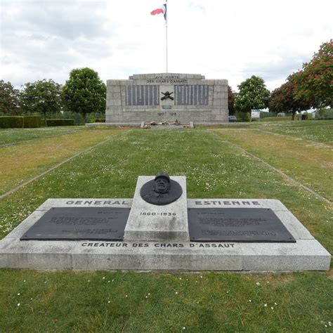 Monument National Des Chars Dassaut Alt Du Må Vite Før Du Besøker