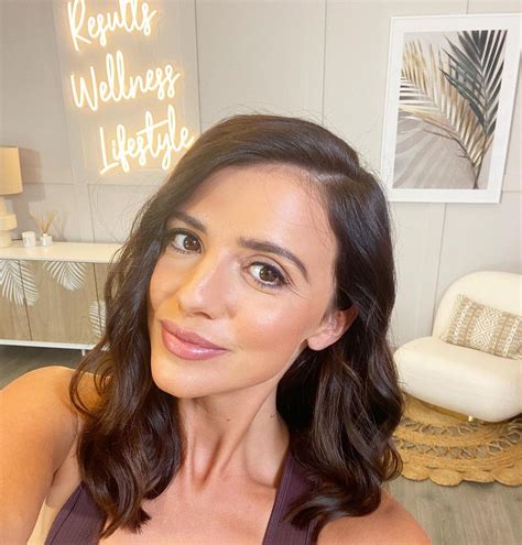 Lucy Mecklenburgh Bio Age Height 😍 Models Biography