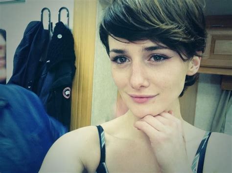 Addison Timlins Height Shoe Size Feet Size And Body Measurements