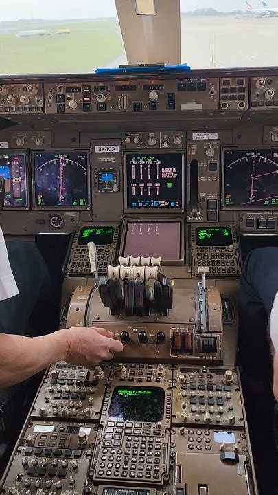 Shorts Boeing 747 Cockpit View Of Engine Start Up Youtube