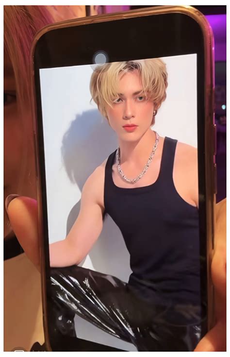 จักรวาลแน็กชาลี ภาพลับของบอสแน็กชาลี จากมือถือข้าวฟ่าง Facebook