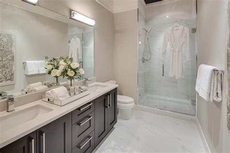 How To Stage Bathroom At Gladys Roy Blog