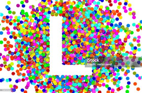 색종이 글꼴 색종이로 된 문자 L 흰색 배경에서 격리된 3d 렌더링 컴퓨터 글자에 대한 스톡 사진 및 기타 이미지 컴퓨터 글자 알파벳 L 기념일 Istock