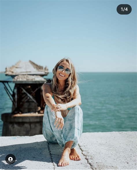 Nicole Hockings Feet