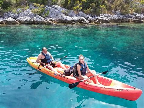 Ovo Je 30 Godina MlaĐa Djevojka Branislava LeČiĆa Glumac 68 Se Skrasio Pored Lijepe Jelene