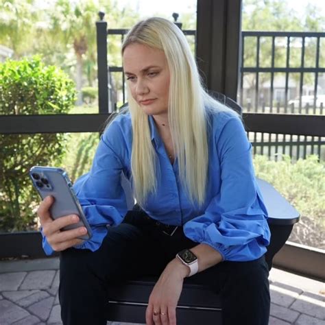 Valeriia Dovzhenko Valeri Dovzhenko • Threads Say More